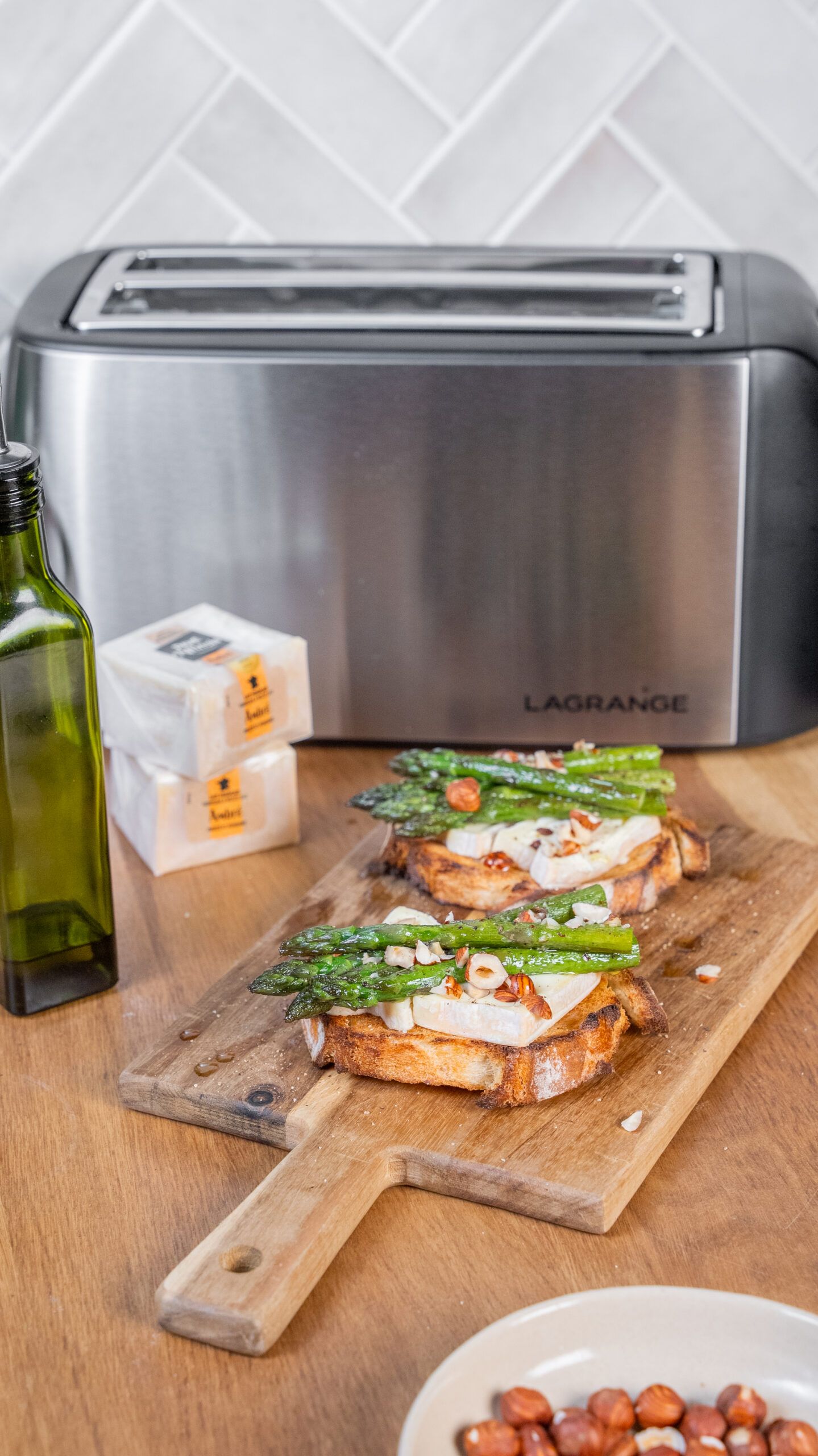 Toasts d’asperges et fromage Pavé d'Affinois Ambré